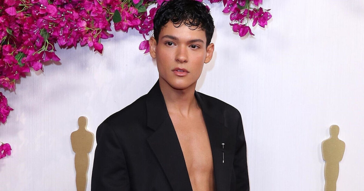 Omar Rudberg gjorde röda mattan-debut på Oscarsgalan 2024 | ELLE