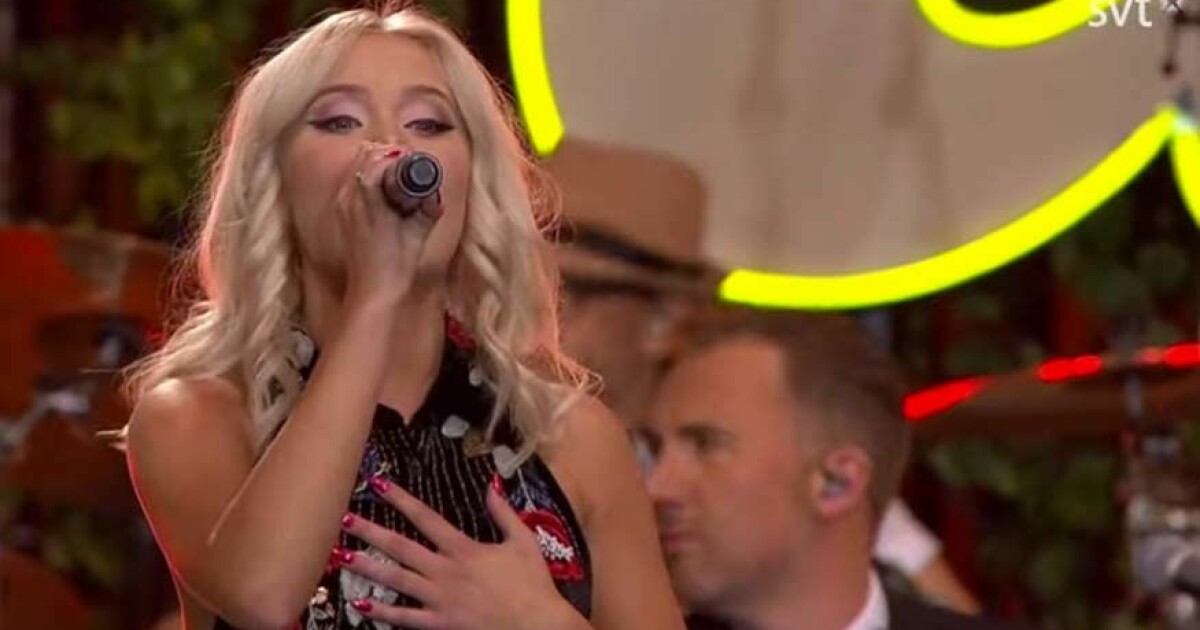 Zara Larsson Uppträder På Allsång På Skansen Elle