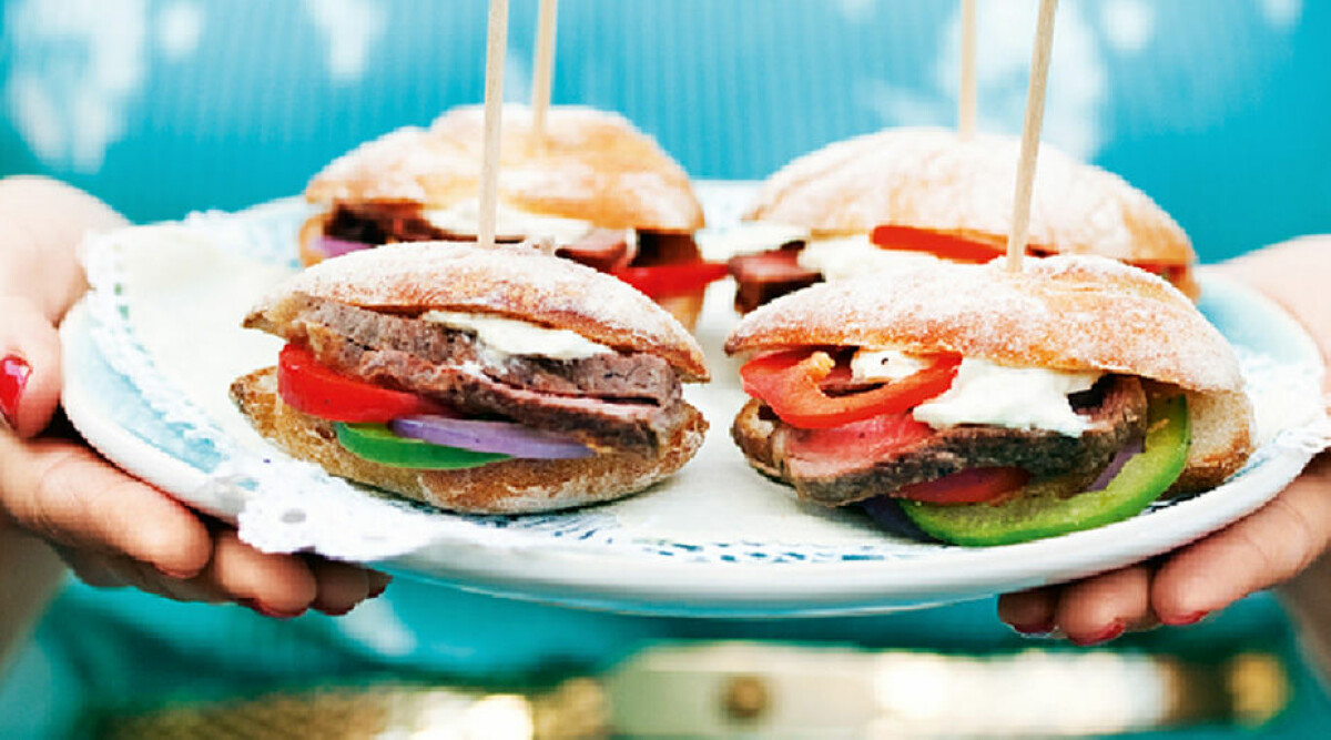 Steak sandwich med blue cheese-dressing | ELLE