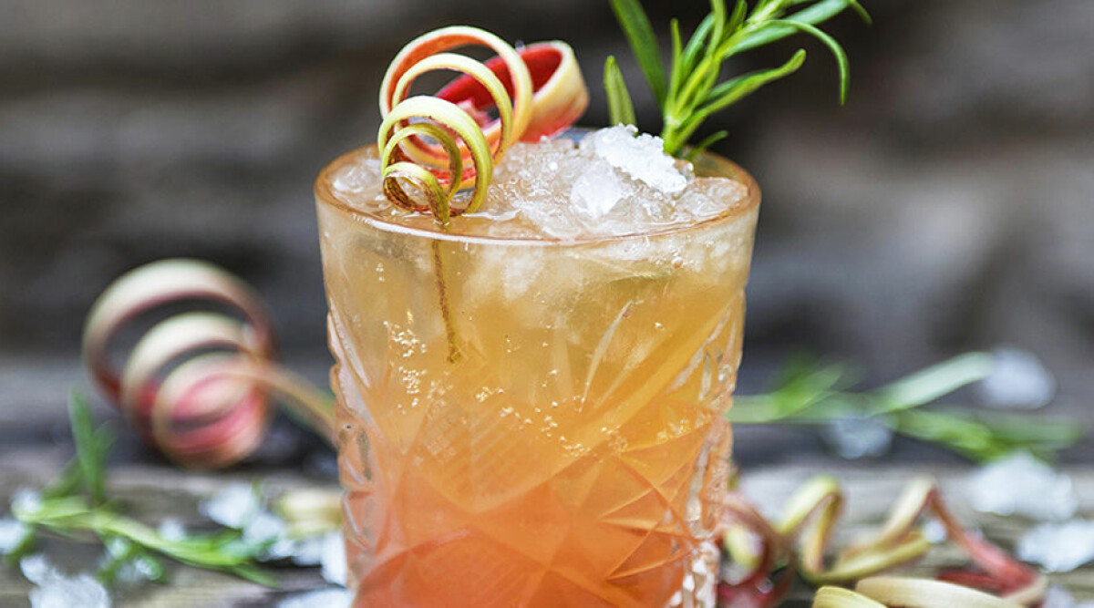 RabarBeer – alkoholfri öldrink med rabarber. | ELLE