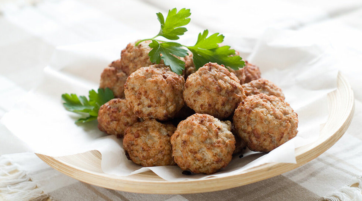 Varför luktar köttbullarna fis? Vi har svaret! | ELLE
