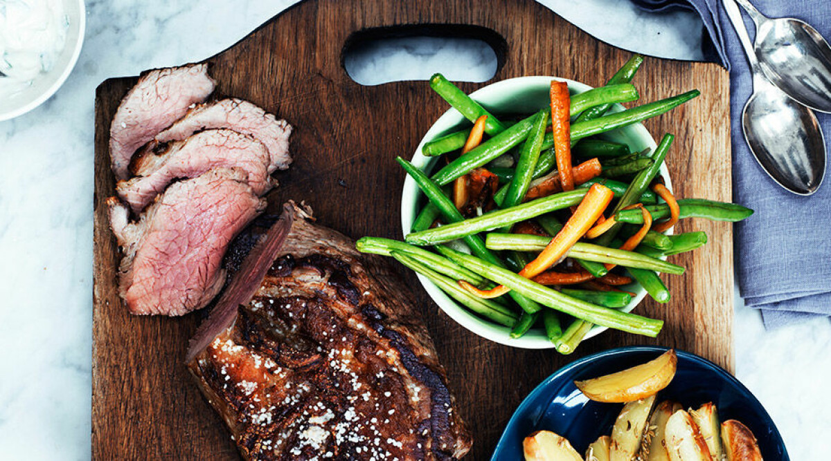 Kalvstek med frästa bönor och basilikakräm | ELLE