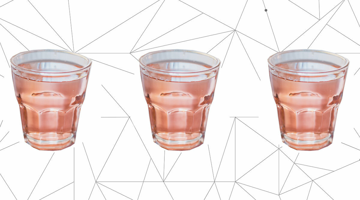 Så enkelt gör du egen färgad och kryddad snaps | ELLE