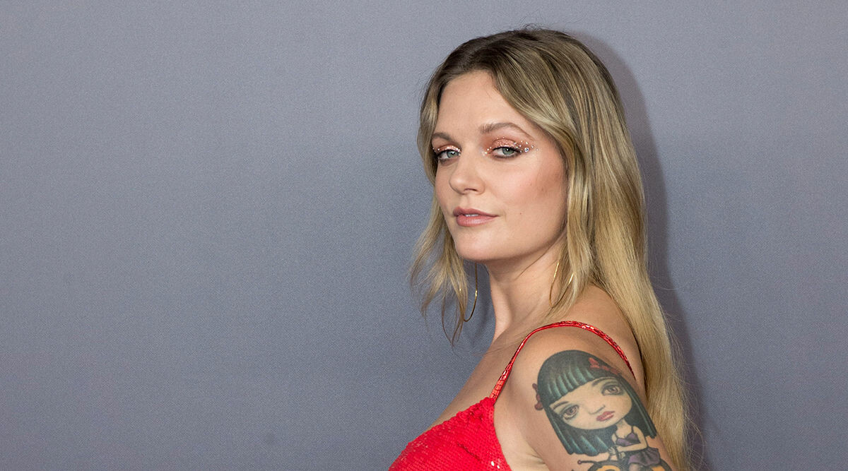 Tove Los första ord om frieriet med Charlie Twaddle | ELLE