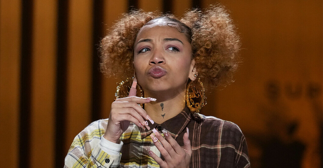 Justina Miles – Rihannas teckentolk hyllas av världen | ELLE