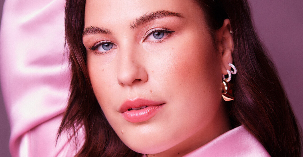 Molly Hammar ”jag är Inte Helt Singel” Elle