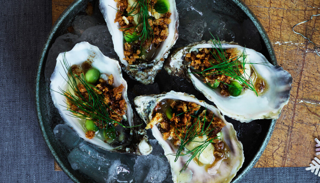 Ostron med brynt smör, panko och gurka | ELLE
