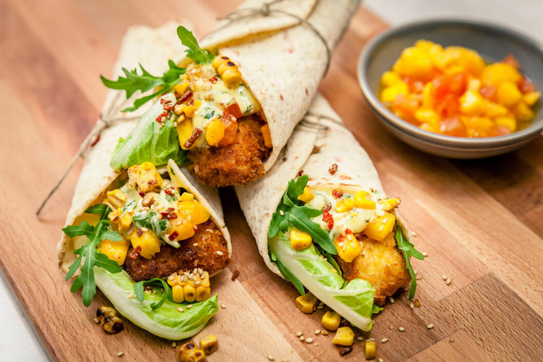 Fish taco-wraps med rostad majs och mangosalsa | ELLE